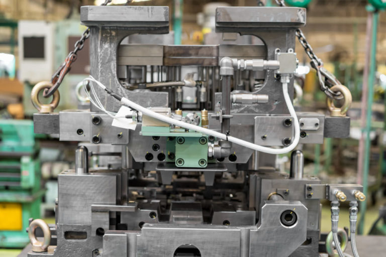 การหล่อโลหะ Die Casting ทำงานอย่างไร มีข้อดีอะไรบ้าง ? - บริษัท โมล ...